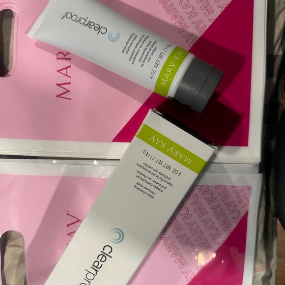 Mary Kay | Skincare | Mary Kay Skincare Set In White And Green | Poshmark